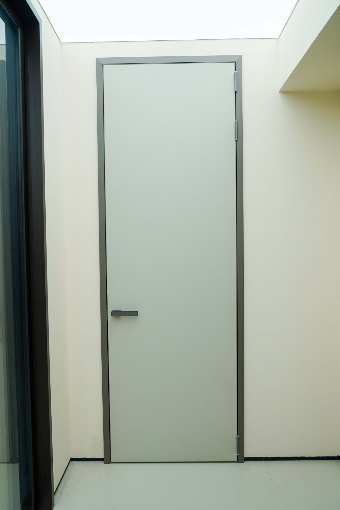 Silent Door4 | HOTAI